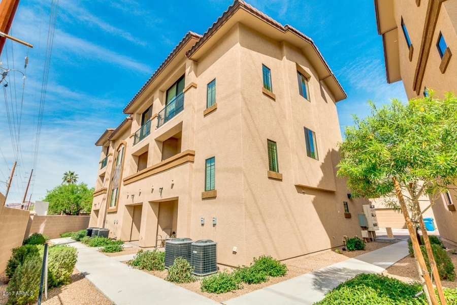 Residences at Oak - Phoenix Urban Spaces